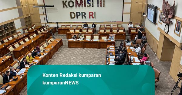 Revisi KUHAP: Komisi III Hapus Larangan Advokat Bicara di Luar Pengadilan | kumparan.com